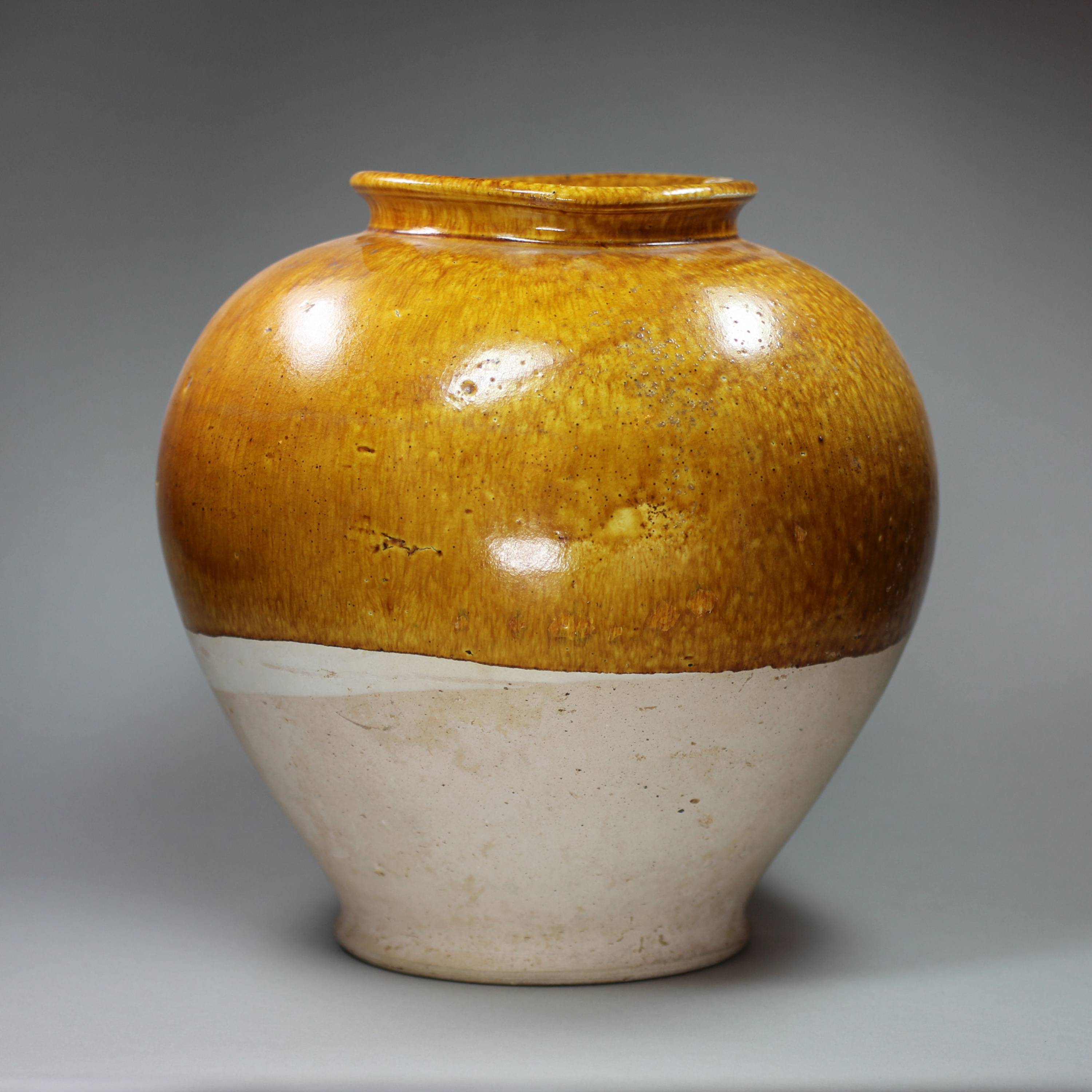 Tang Dynasty Pottery Jar With Cover | The Art Institute Of Chicago